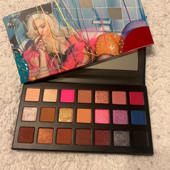 Kylie Cosmetics | Makeup | Kylie Cosmetics Sipping Pretty Eyeshadow ...